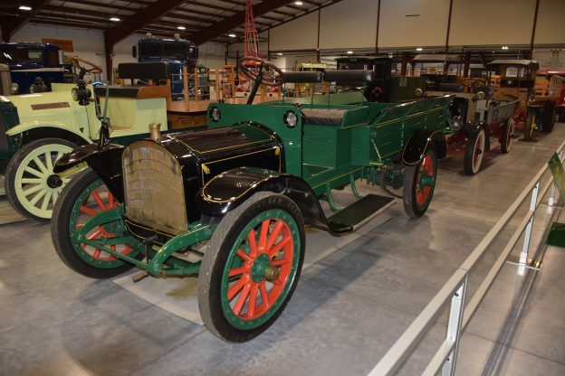 ANTIQUE TRUCKS 1900 19 - SIRAACA