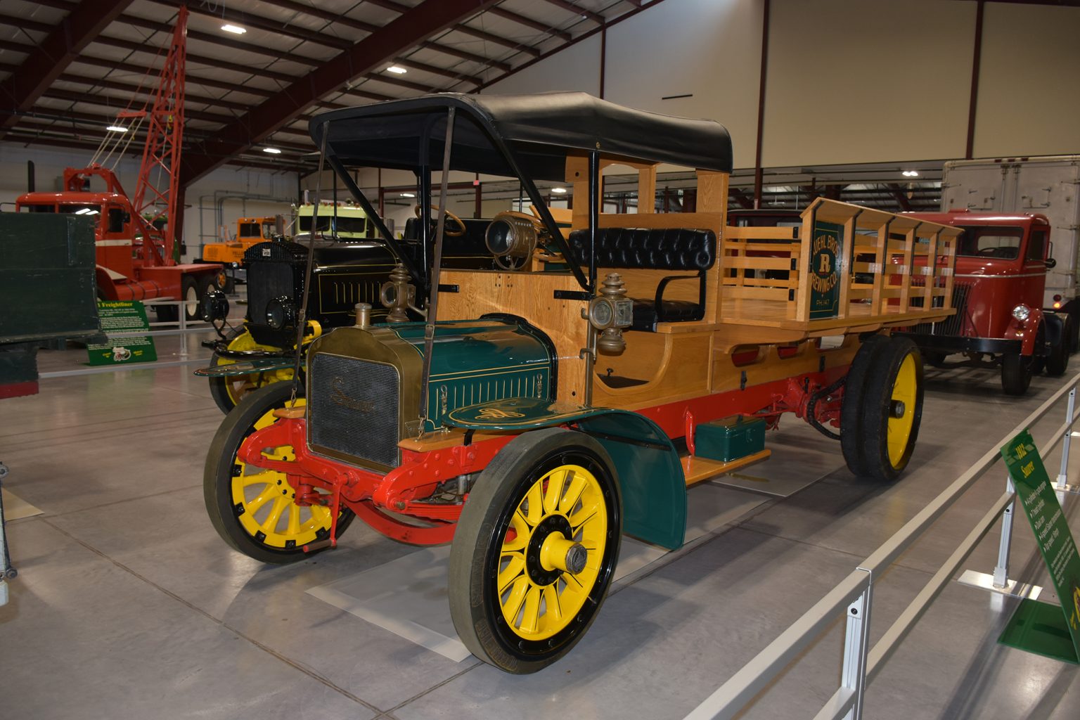 ANTIQUE TRUCKS 1900 19 - SIRAACA