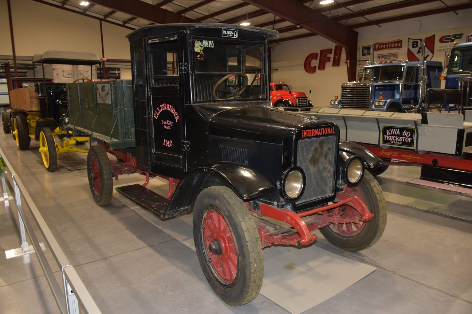 ANTIQUE TRUCKS 1920 - 29 - SIRAACA